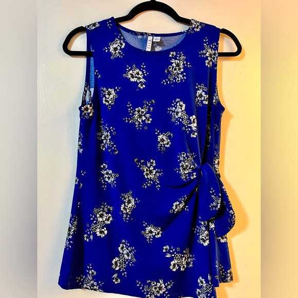 Elle | Tops | Elle Royal Blue Floral Sleeveless Side Knot Top Small Euc ...